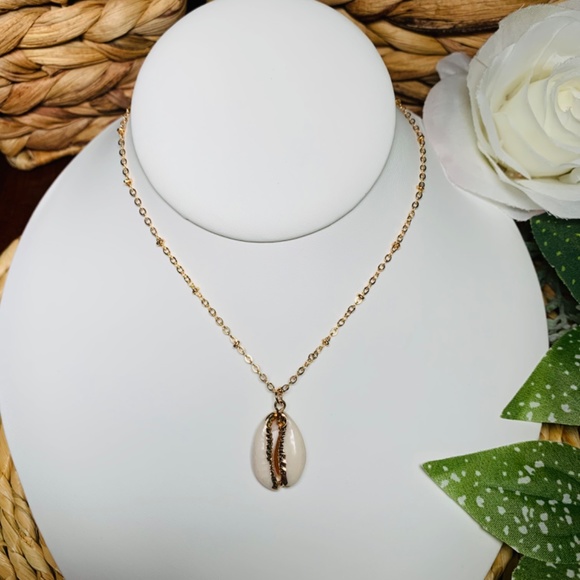 Accessories | Natural Cowrie Shell Pendant Necklace Edged In Gold ...